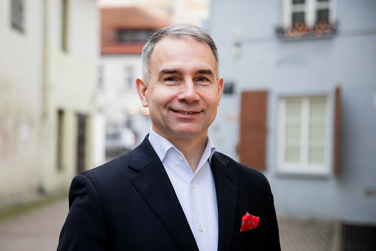 „Bitės“ ir „Tele2“ direktoriai – vieni turtingiausių strateginių įmonių ...