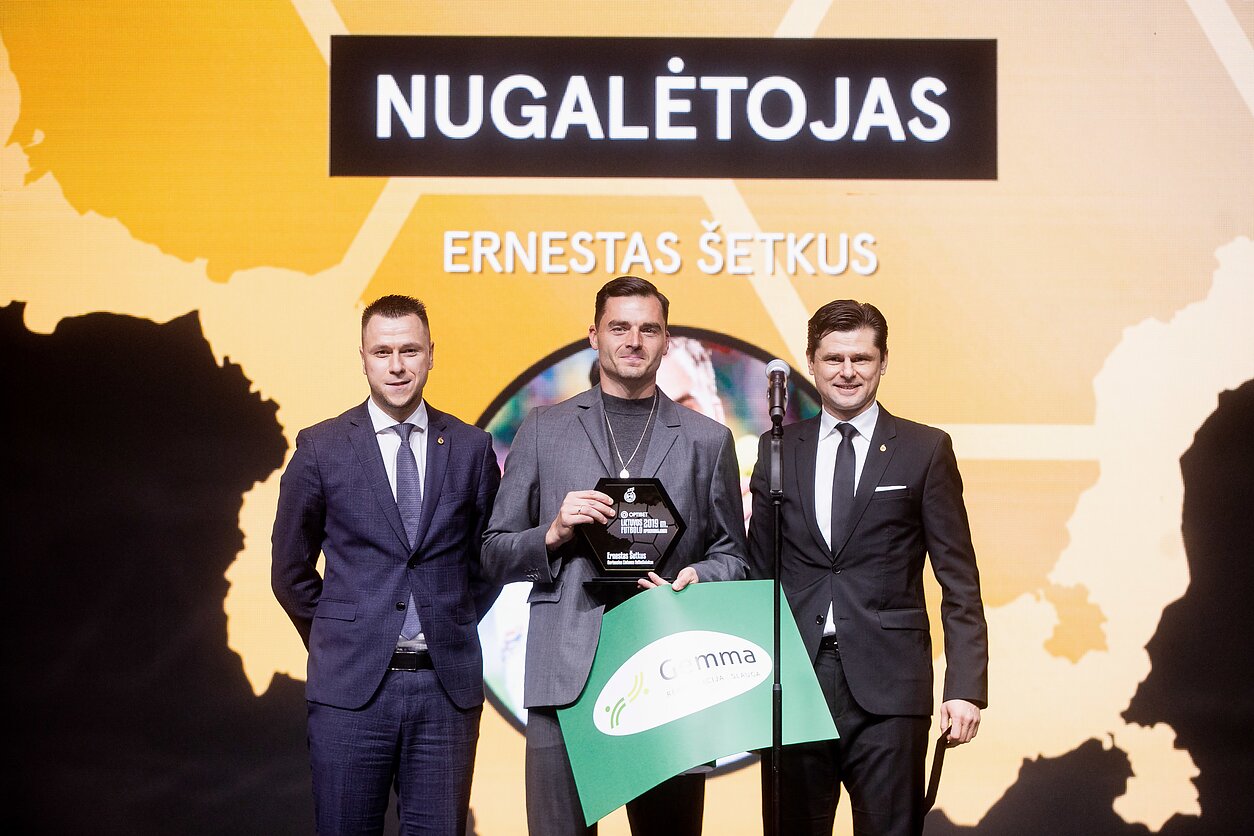 Ernestas Šetkus – geriausias 2019-ųjų metų Lietuvos futbolininkas - LRT