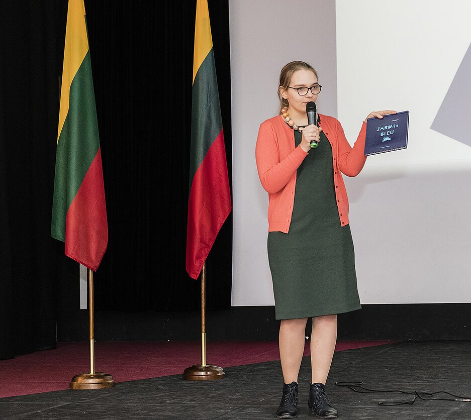 Paris expats celebrate Lithuania's 30th independence anniversary - LRT
