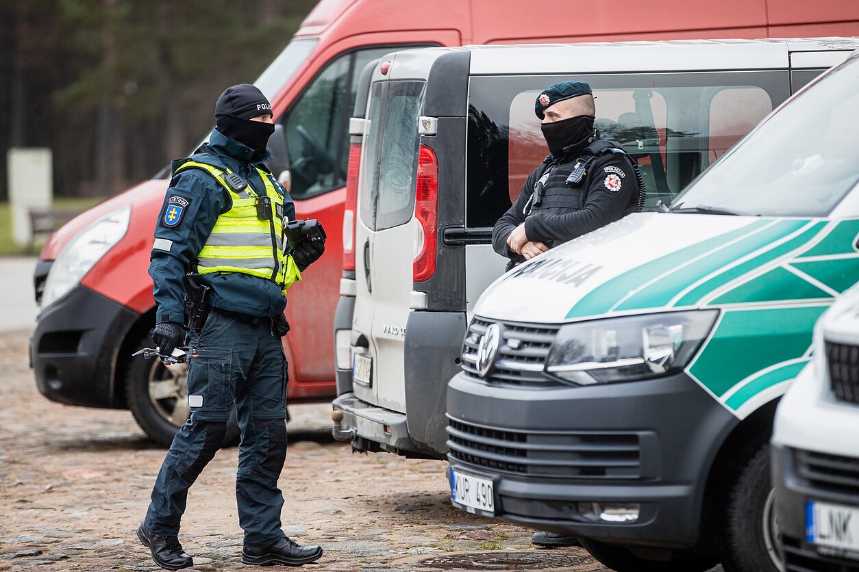 Lithuanian police to monitor shops on New Year's Eve - LRT
