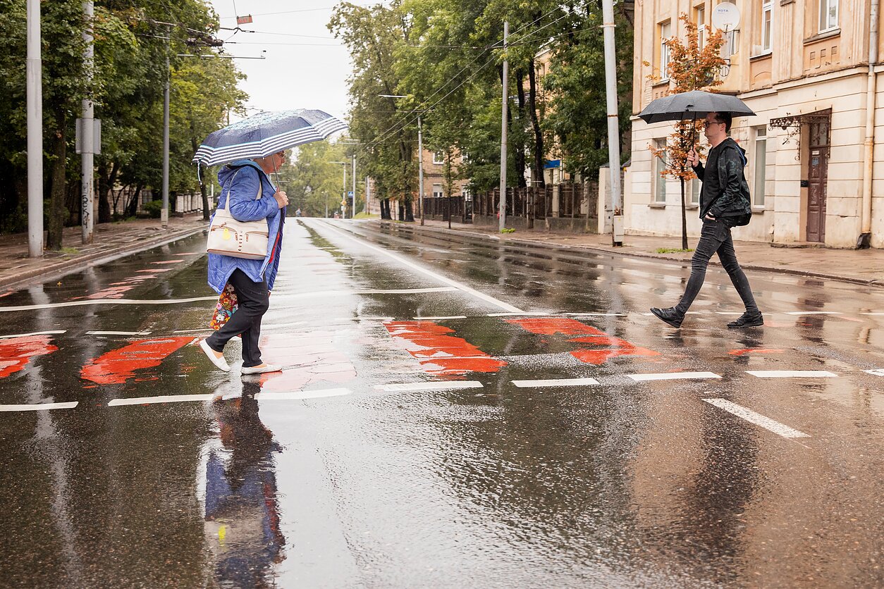 Orai nelepins – lietus toliau skalaus šalį, rugsėjo 1-ąją debesys ...