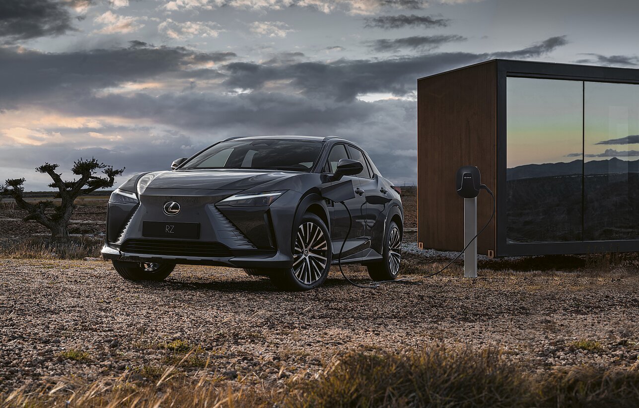 „Lexus“ pristatė naujos kartos elektromobilį – RZ 450e - LRT