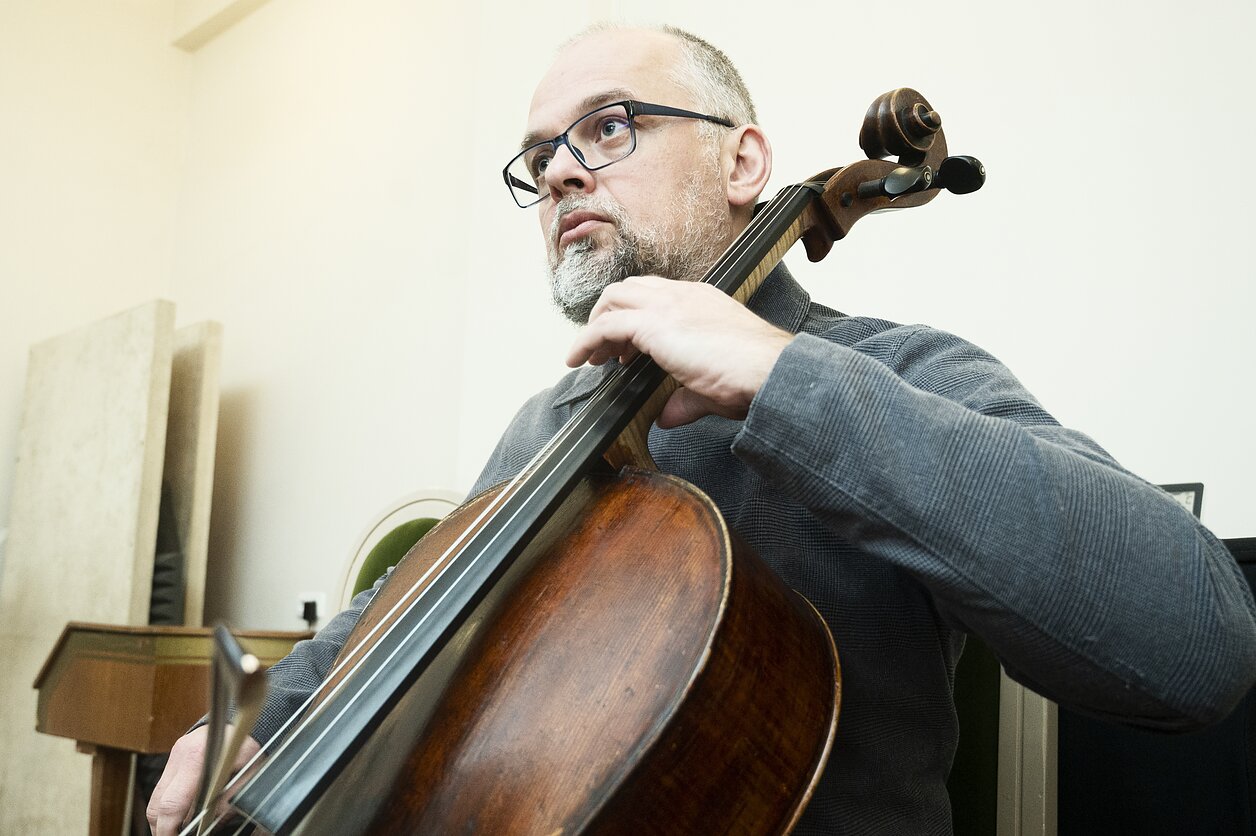 Violončelininkas Mindaugas Bačkus: Dievo Motinos galia šiandien ...