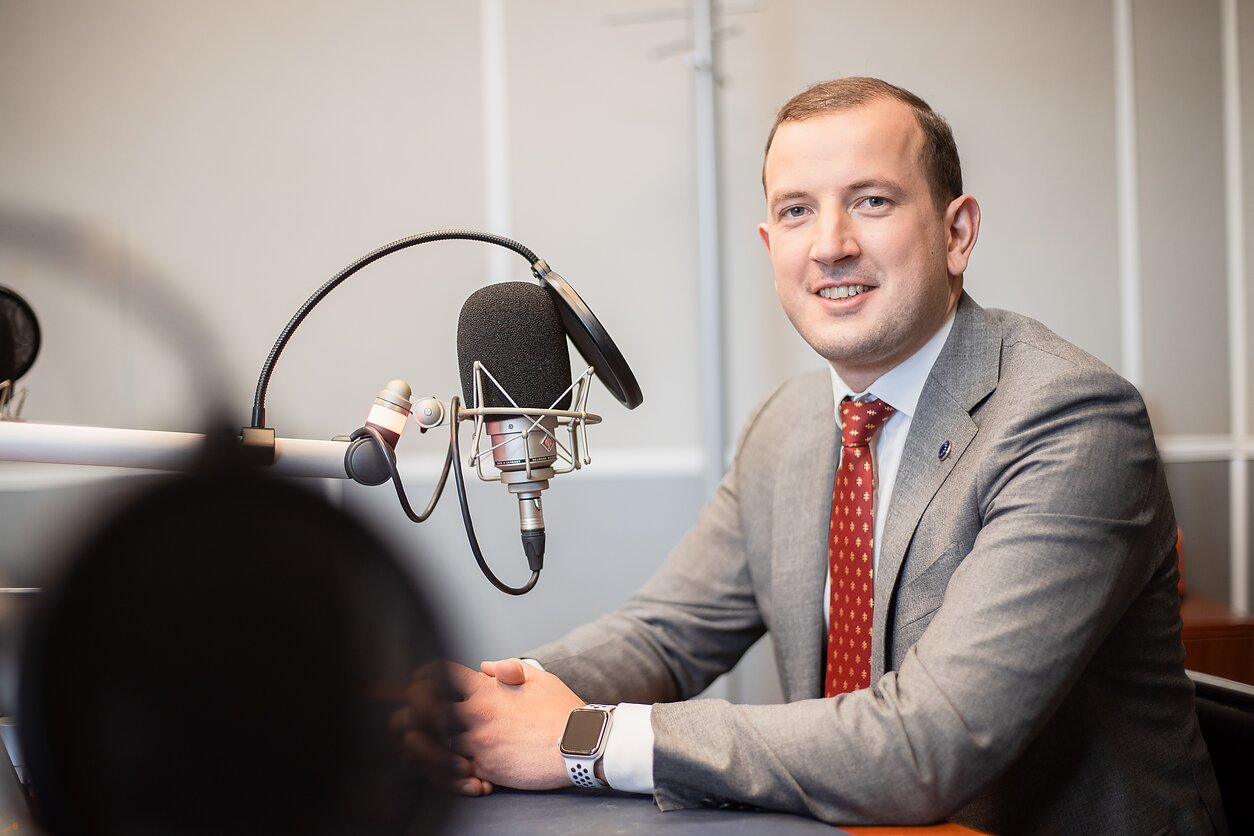 Užsitęsusių derybų dėl „viršpelnių“ Sinkevičius nelinkęs vadinti ...