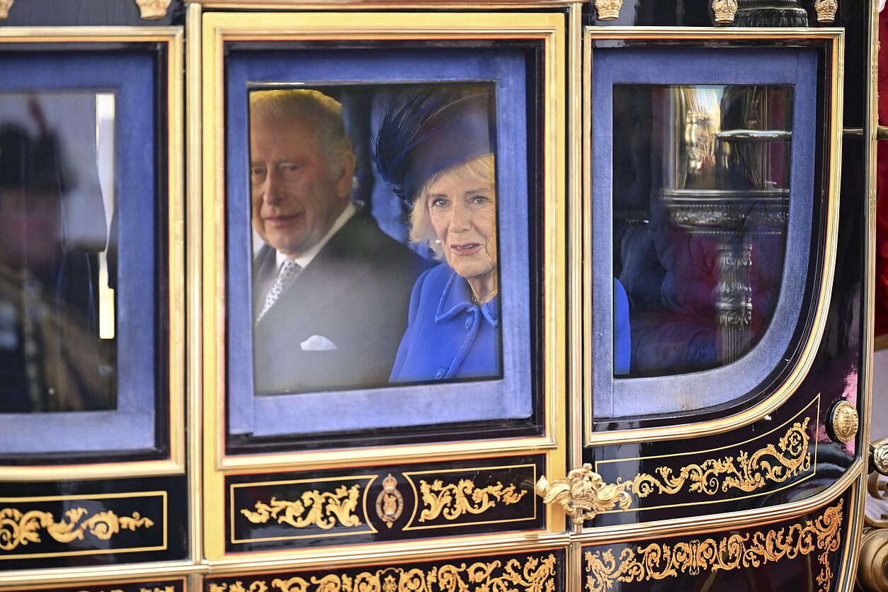 Karolis III priėmė pirmąjį valstybinį vizitą kaip britų monarchas - LRT