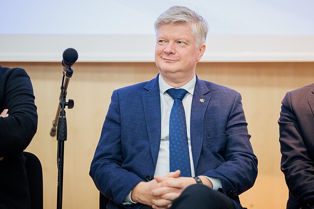 Ministras Navickas žada, kad žemės įsigijimo tvarka bus taisoma - LRT
