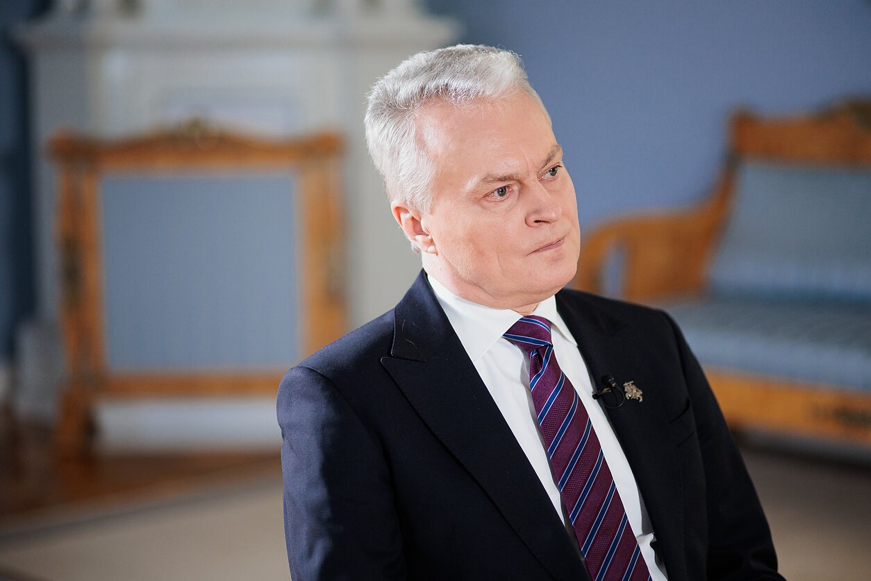 Nausėda apie metus trunkantį karą Ukrainoje: taikos susitarimas atrodo ...