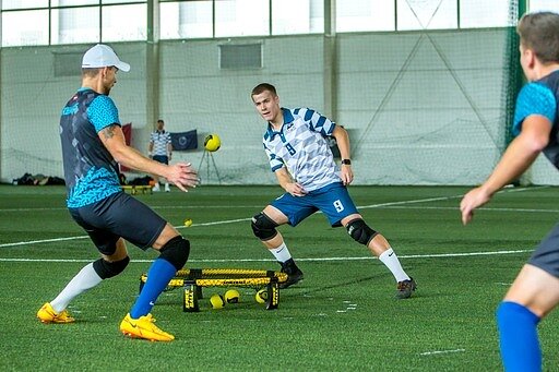 Lietuvos vėliavą nešantis augančio smūginio sporto duetas pildo ...