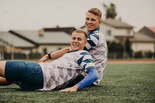 Lietuvos vėliavą nešantis augančio smūginio sporto duetas pildo ...