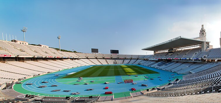 Vieni statėsi už šimtus milijonų, kiti neturi – kaip šalys sprendžia nacionalinio stadiono ...