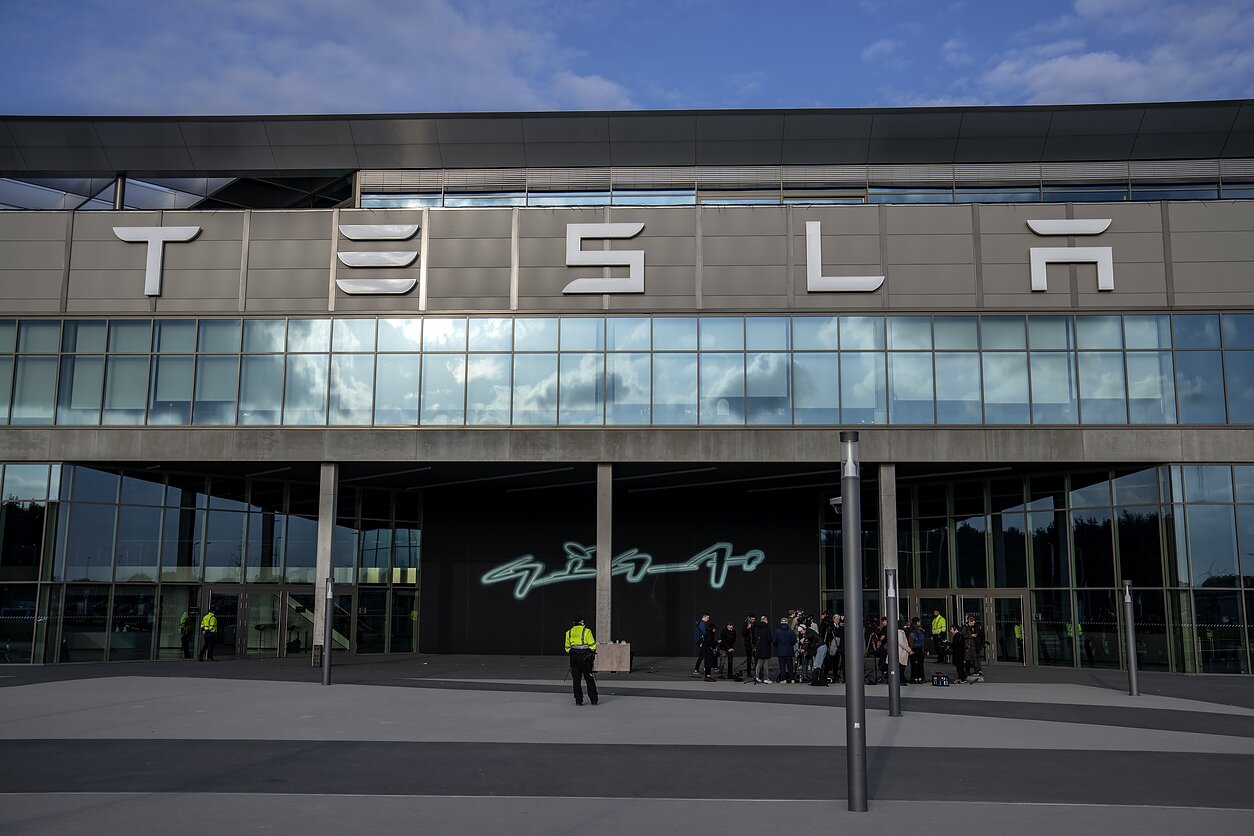 Vokietijos federaliniai prokurorai tirs „Tesla“ gamyklos sabotažą - LRT