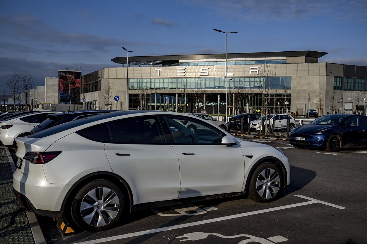 Po sabotažo atkurtas elektros tiekimas „Tesla“ gamyklai Vokietijoje - LRT