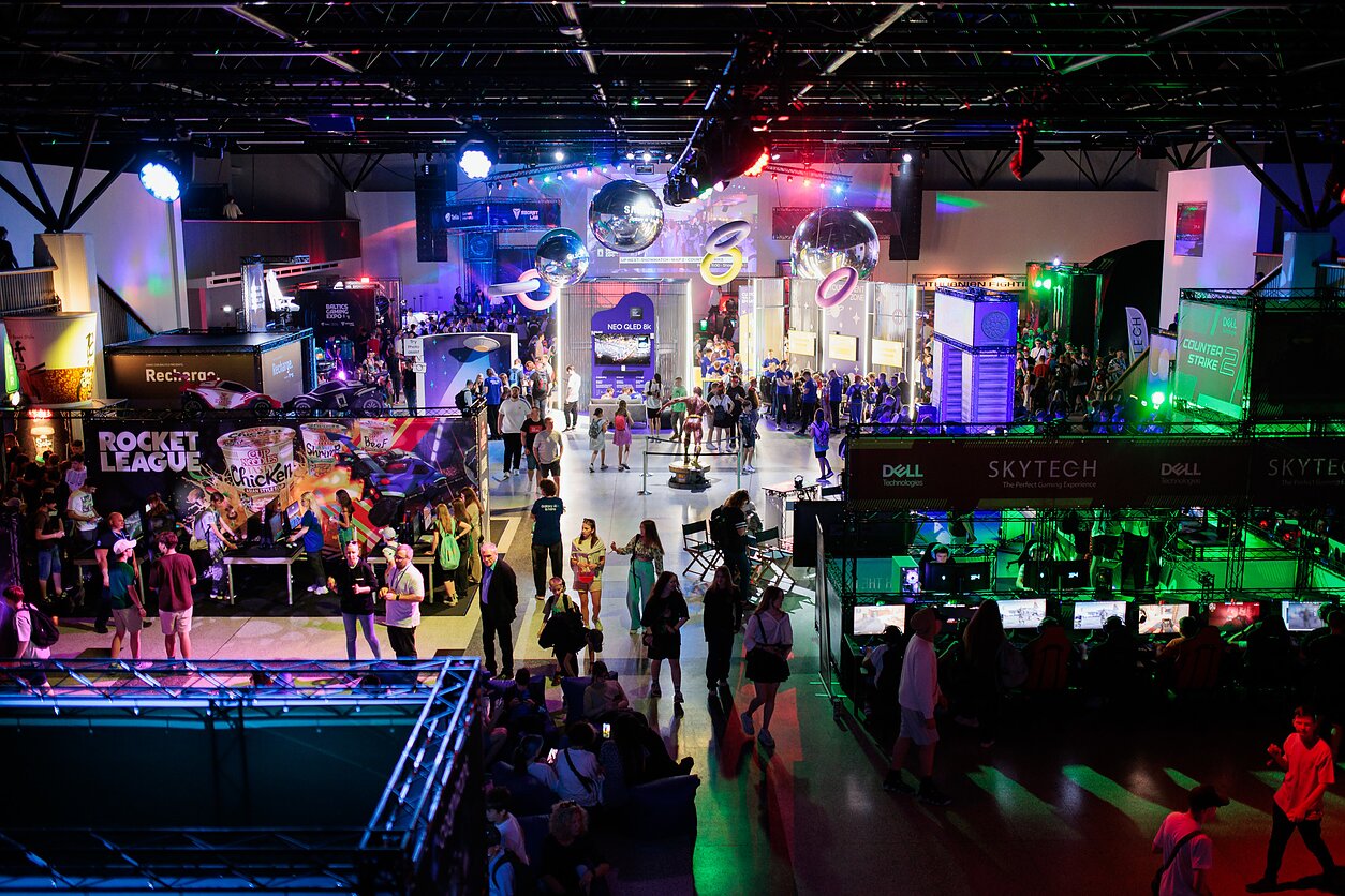 „Comic Con Baltics“ pritraukęs būrį smalsuolių ir spalvingų herojų - LRT