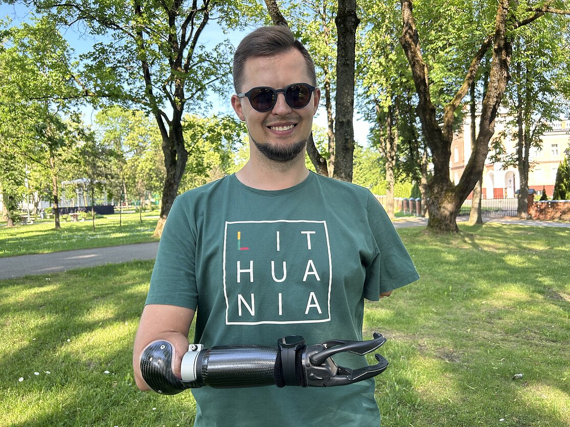 Nelaimė pakeitė gyvenimą: Matas neteko rankų, bet rado meilę ir naujų ...