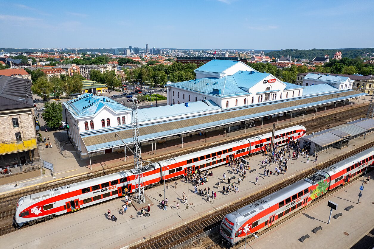 Traukiniuose tarp Vilniaus ir Klaipėdos įvedama trečia klasė - LRT