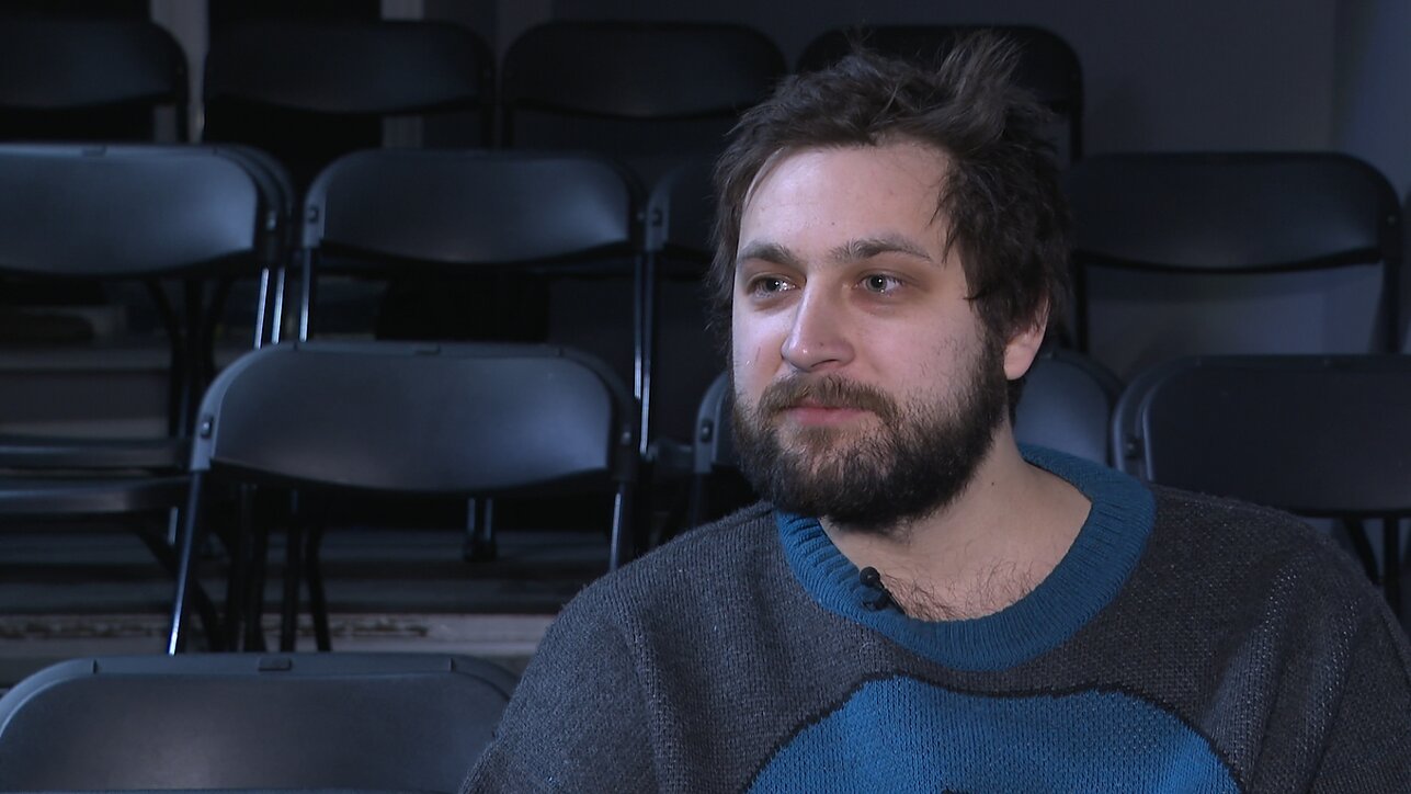 „Akies istoriją“ pristatantis Jokūbas Brazys: teatre sielos veidrodis ...
