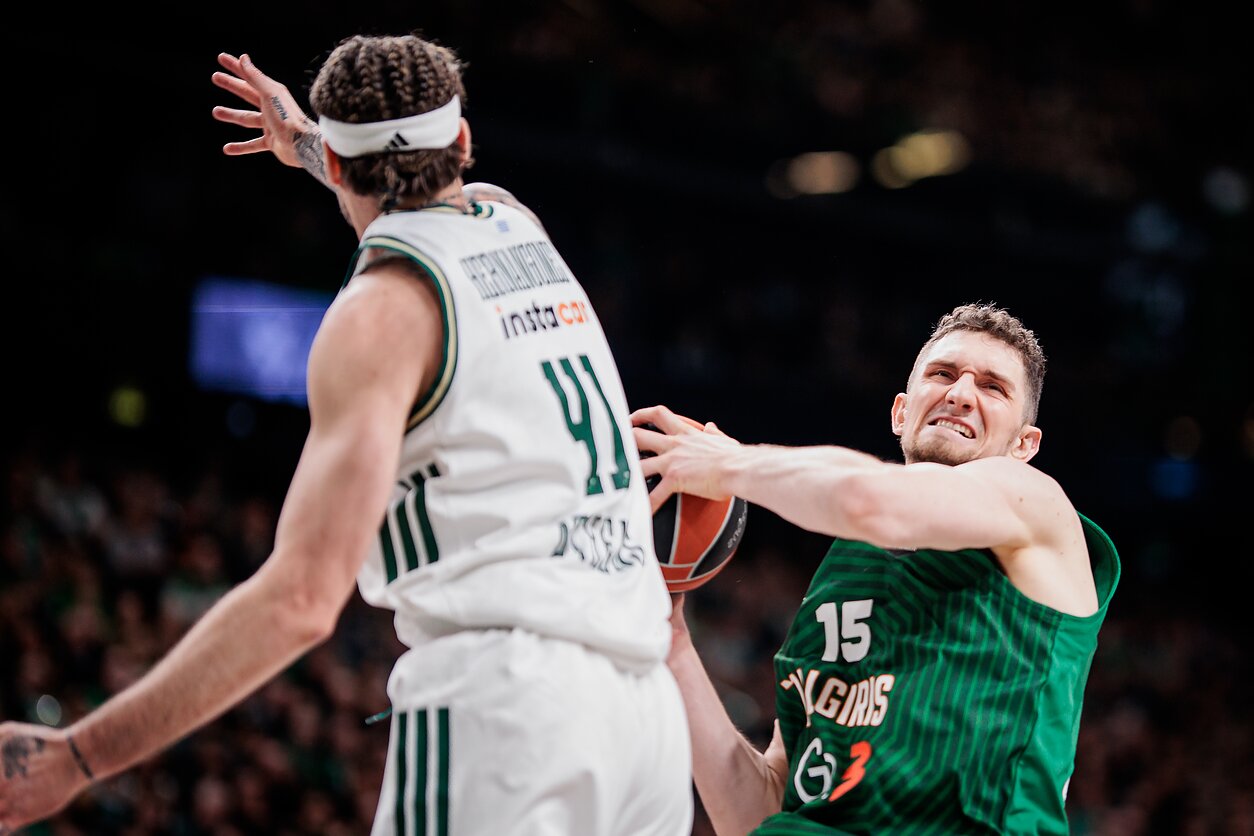 Dviženklę persvarą vėjais paleidęs „Žalgiris“ namuose krito prieš ...